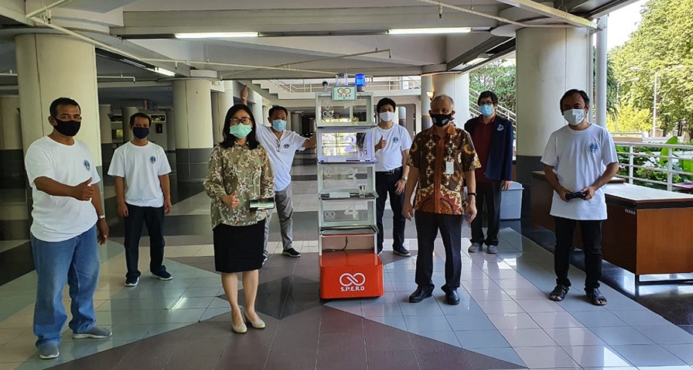 UK Petra Luncurkan Robot Medis “SPERO” - Jatim Media