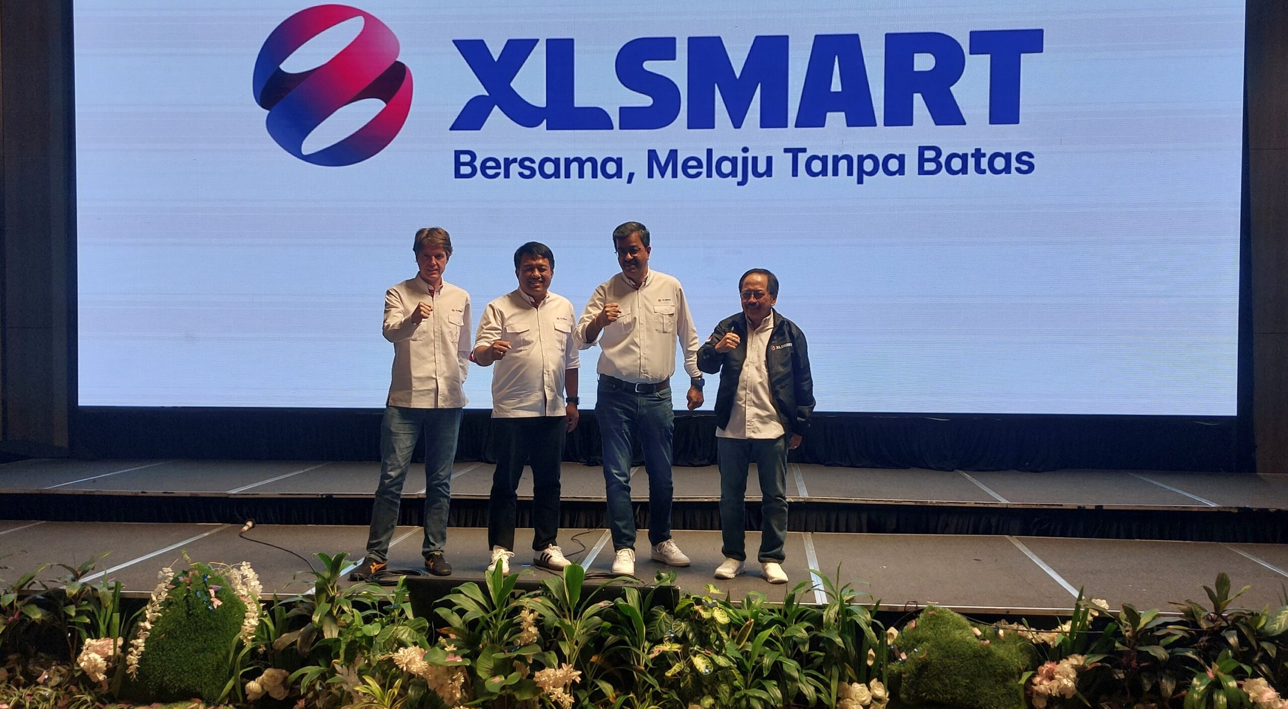 XLSMART Resmi Berdiri, Perluas dan Perkuat Layanan Di JATIM,BALI NTB ...